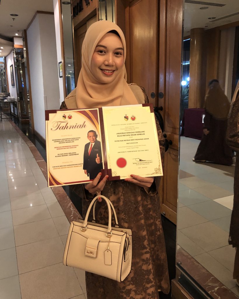 TAHNIAH Puteri Nur Insyirah – FAKULTI KOMPUTERAN DAN META-TEKNOLOGI